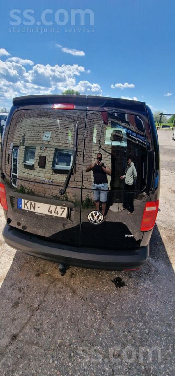 Brown Volkswagen Caddy 2017 in Riga, with an engine capacity of 2.00 L and mileage of 248 thousand km for 11500 €, photo 5 on AUTOMOTO.COM.LV