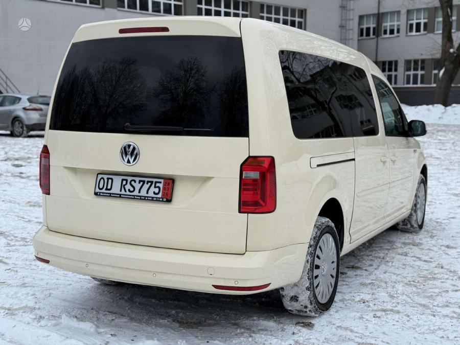 Brown Volkswagen Caddy 2018 in Klaipeda, with an engine capacity of 2.00 L and mileage of 332 thousand km for 8190 €, photo 5 on AUTOMOTO.COM.LV