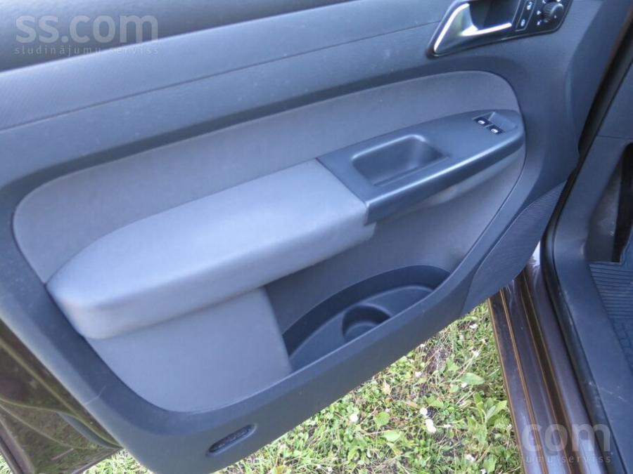 Brūns Volkswagen Caddy 2012 Jelgava, ar dzinēja tilpumu 1.60 L un nobraukumu 404 tūkst. km par 5600 €, foto 16 vietnē AUTOMOTO.COM.LV