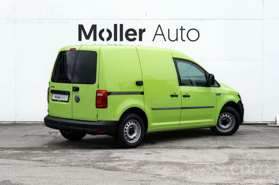Green Volkswagen Caddy 2018 in Riga, with an engine capacity of 2.00 L and mileage of 96 thousand km for 4250 €, photo 4 on AUTOMOTO.COM.LV