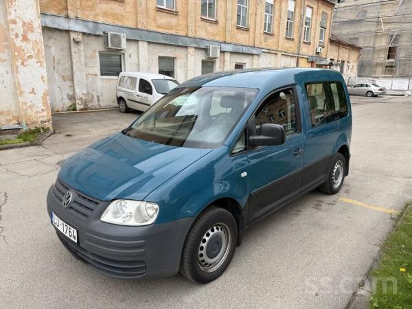 Green Volkswagen Caddy 2006 in Riga, with an engine capacity of 1.90 L and mileage of 287 thousand km for 2450 €, photo 6 on AUTOMOTO.COM.LV