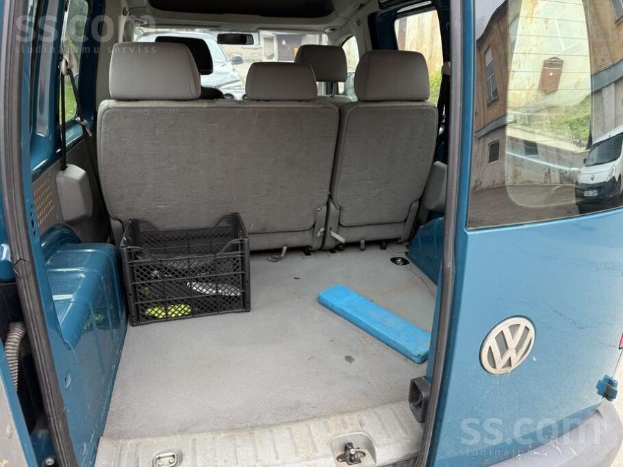 Green Volkswagen Caddy 2006 in Riga, with an engine capacity of 1.90 L and mileage of 287 thousand km for 2450 €, photo 11 on AUTOMOTO.COM.LV