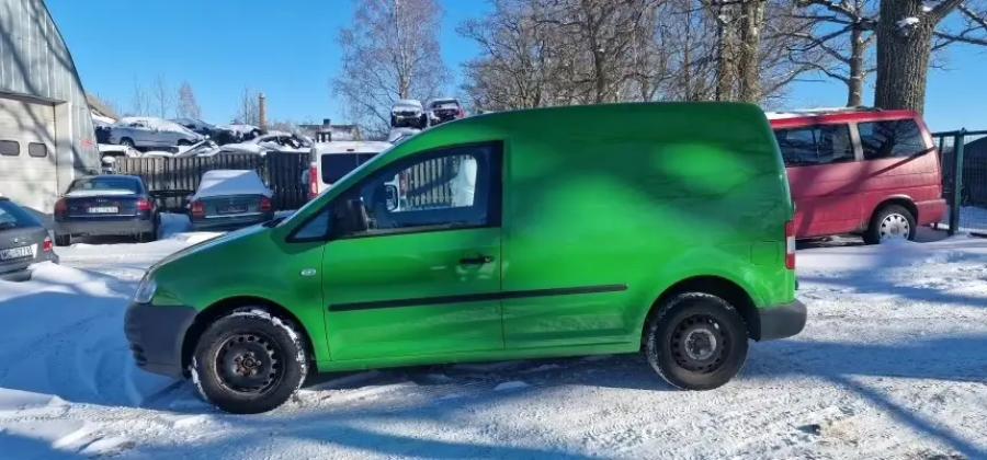 Zaļš Volkswagen Caddy 2007 Valmiera, ar dzinēja tilpumu 2.00 L un nobraukumu 418 tūkst. km par 2700 €, foto 1 vietnē AUTOMOTO.COM.LV
