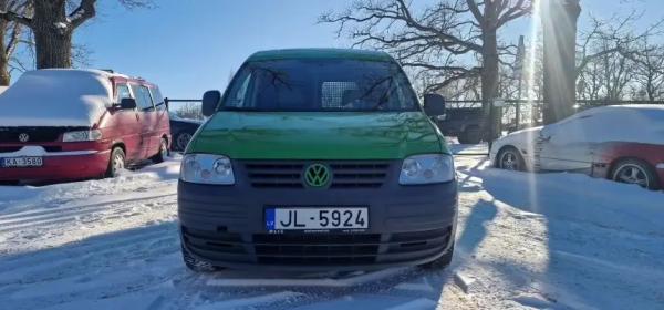 Green Volkswagen Caddy 2007 in Valmiera, with an engine capacity of 2.00 L and mileage of 418 thousand km for 2700 €, photo 3 on AUTOMOTO.COM.LV