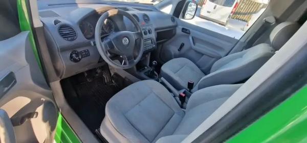 Green Volkswagen Caddy 2007 in Valmiera, with an engine capacity of 2.00 L and mileage of 418 thousand km for 2700 €, photo 9 on AUTOMOTO.COM.LV