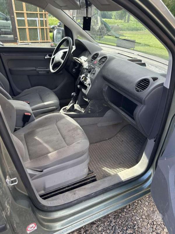 Green Volkswagen Caddy 2005 in Sirvintos, with an engine capacity of 1.90 L and mileage of 475 thousand km for 1400 €, photo 7 on AUTOMOTO.COM.LV