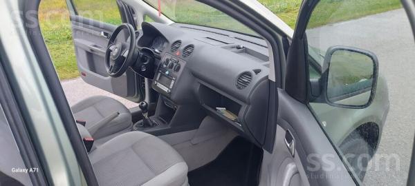 Green Volkswagen Caddy 2005 in Bauska, with an engine capacity of 1.90 L and mileage of 420 thousand km for 1750 €, photo 6 on AUTOMOTO.COM.LV
