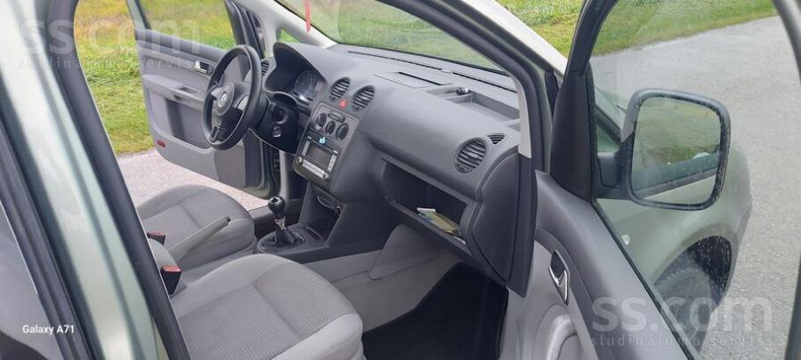 Green Volkswagen Caddy 2005 in Bauska, with an engine capacity of 1.90 L and mileage of 420 thousand km for 1750 €, photo 6 on AUTOMOTO.COM.LV