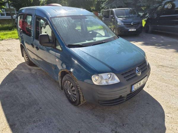 Green Volkswagen Caddy 2008 in Mazeikiai, with an engine capacity of 1.90 L and mileage of 331 thousand km for 726 €, photo 6 on AUTOMOTO.COM.LV