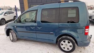Green Volkswagen Caddy 2015 in Marijampole, with an engine capacity of 1.60 L and mileage of 329 thousand km for 7290 €, photo 10 on AUTOMOTO.COM.LV