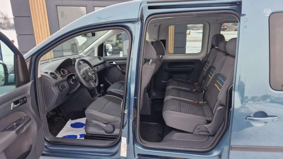 Green Volkswagen Caddy 2015 in Marijampole, with an engine capacity of 1.60 L and mileage of 329 thousand km for 7290 €, photo 11 on AUTOMOTO.COM.LV