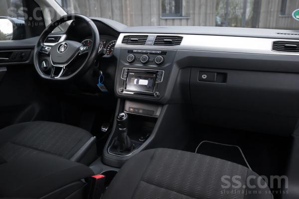 Zaļš Volkswagen Caddy 2016 Tukums, ar dzinēja tilpumu 2.00 L un nobraukumu 290 tūkst. km par 10990 €, foto 3 vietnē AUTOMOTO.COM.LV