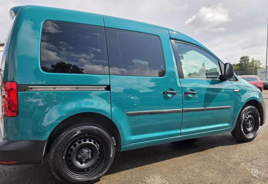 Zaļš Volkswagen Caddy 2018 Marijampole, ar dzinēja tilpumu 1.97 L un nobraukumu 299 tūkst. km par 6413 €, foto 6 vietnē AUTOMOTO.COM.LV