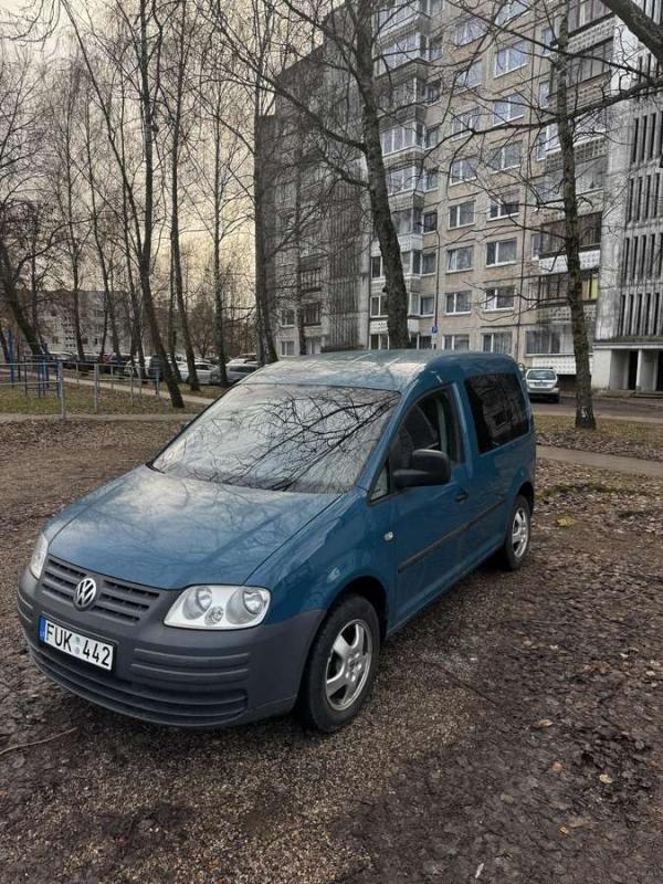 Green Volkswagen Caddy 2004 in Vilnius, with an engine capacity of 2.00 L and mileage of 322 thousand km for 3150 €, photo 3 on AUTOMOTO.COM.LV