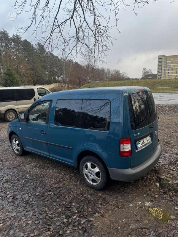 Green Volkswagen Caddy 2004 in Vilnius, with an engine capacity of 2.00 L and mileage of 322 thousand km for 3150 €, photo 4 on AUTOMOTO.COM.LV