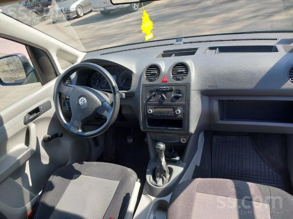 Zaļš Volkswagen Caddy 2009 Rīga, ar dzinēja tilpumu 1.90 L un nobraukumu 270 tūkst. km par 1000 €, foto 4 vietnē AUTOMOTO.COM.LV
