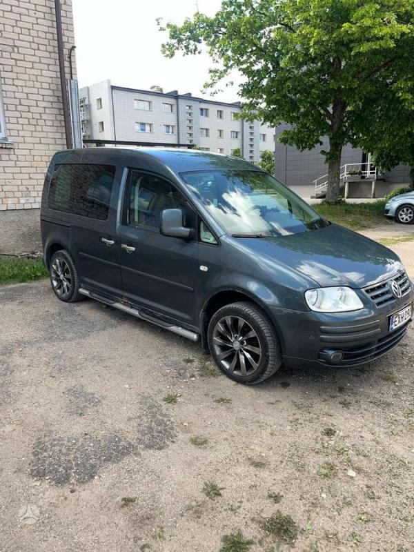 Green Volkswagen Caddy 2004 in Radviliskis, with an engine capacity of 1.90 L and mileage of 500 thousand km for 1499 €, photo 3 on AUTOMOTO.COM.LV