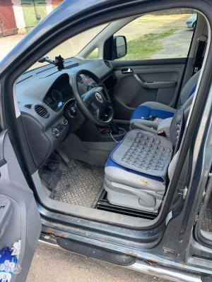 Green Volkswagen Caddy 2004 in Radviliskis, with an engine capacity of 1.90 L and mileage of 500 thousand km for 1499 €, photo 9 on AUTOMOTO.COM.LV