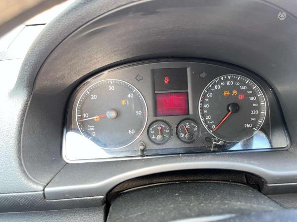 Green Volkswagen Caddy 2004 in Radviliskis, with an engine capacity of 1.90 L and mileage of 500 thousand km for 1499 €, photo 9 on AUTOMOTO.COM.LV