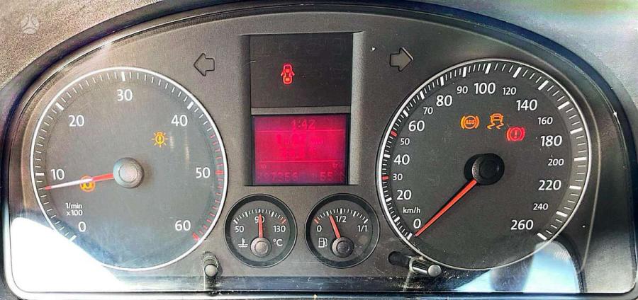 Green Volkswagen Caddy 2004 in Radviliskis, with an engine capacity of 1.90 L and mileage of 500 thousand km for 1499 €, photo 11 on AUTOMOTO.COM.LV