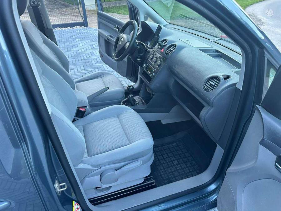Zaļš Volkswagen Caddy 2009 Viļņa, ar dzinēja tilpumu 1.90 L un nobraukumu 299 tūkst. km par 3200 €, foto 14 vietnē AUTOMOTO.COM.LV