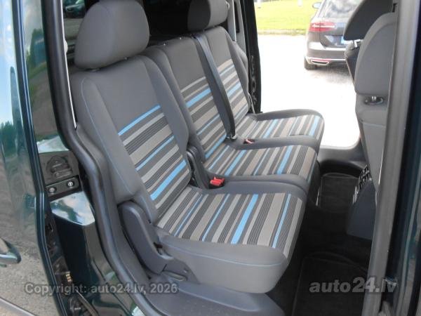 Volkswagen Caddy 2012 Viljandi vietnē Zaļš Volkswagen Caddy 2012 Viljandi, ar dzinēja tilpumu 2.00 L un nobraukumu 260 tūkst. km par 7590 €, foto 9 vietnē AUTOMOTO.COM.LV