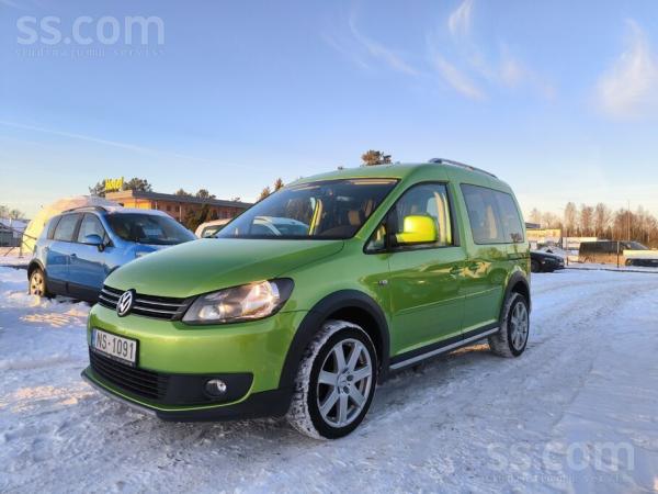 Green Volkswagen Caddy 2013 in Cesis, with an engine capacity of 1.60 L and mileage of 254 thousand km for 7250 €, photo 1 on AUTOMOTO.COM.LV