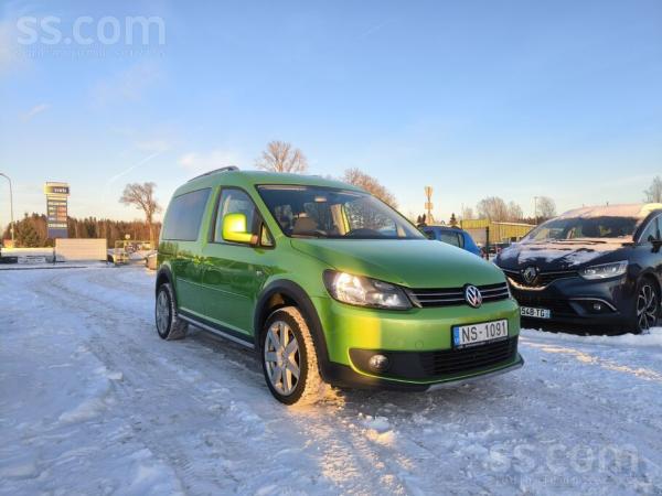 Green Volkswagen Caddy 2013 in Cesis, with an engine capacity of 1.60 L and mileage of 254 thousand km for 7250 €, photo 2 on AUTOMOTO.COM.LV