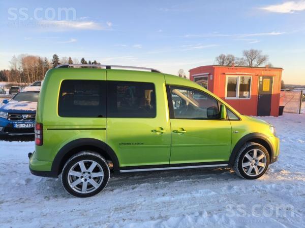 Green Volkswagen Caddy 2013 in Cesis, with an engine capacity of 1.60 L and mileage of 254 thousand km for 7250 €, photo 7 on AUTOMOTO.COM.LV