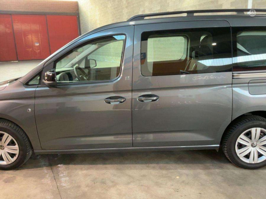 Grey Volkswagen Caddy 2023 in Vilnius, with an engine capacity of 1.50 L and mileage of 12 thousand km for 33758 €, photo 5 on AUTOMOTO.COM.LV