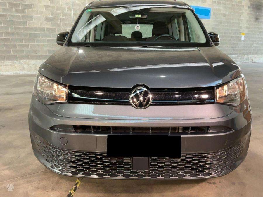 Grey Volkswagen Caddy 2023 in Vilnius, with an engine capacity of 1.50 L and mileage of 12 thousand km for 33758 €, photo 6 on AUTOMOTO.COM.LV