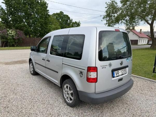 Grey Volkswagen Caddy 2009 in Ventspils, with an engine capacity of 1.40 L and mileage of 352 thousand km for 3150 €, photo 4 on AUTOMOTO.COM.LV