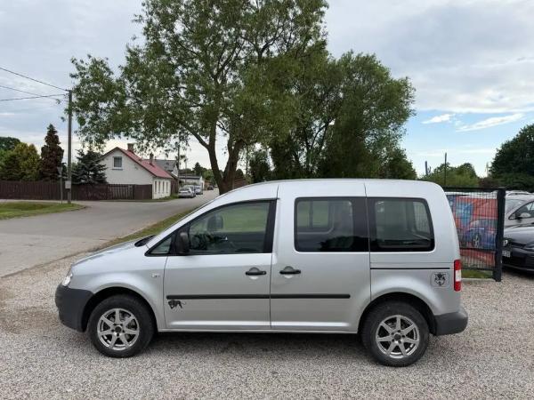 Grey Volkswagen Caddy 2009 in Ventspils, with an engine capacity of 1.40 L and mileage of 352 thousand km for 3150 €, photo 8 on AUTOMOTO.COM.LV