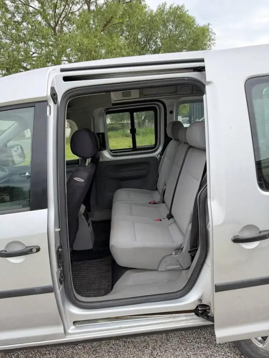 Pelēks Volkswagen Caddy 2009 Ventspils, ar dzinēja tilpumu 1.40 L un nobraukumu 352 tūkst. km par 3150 €, foto 19 vietnē AUTOMOTO.COM.LV
