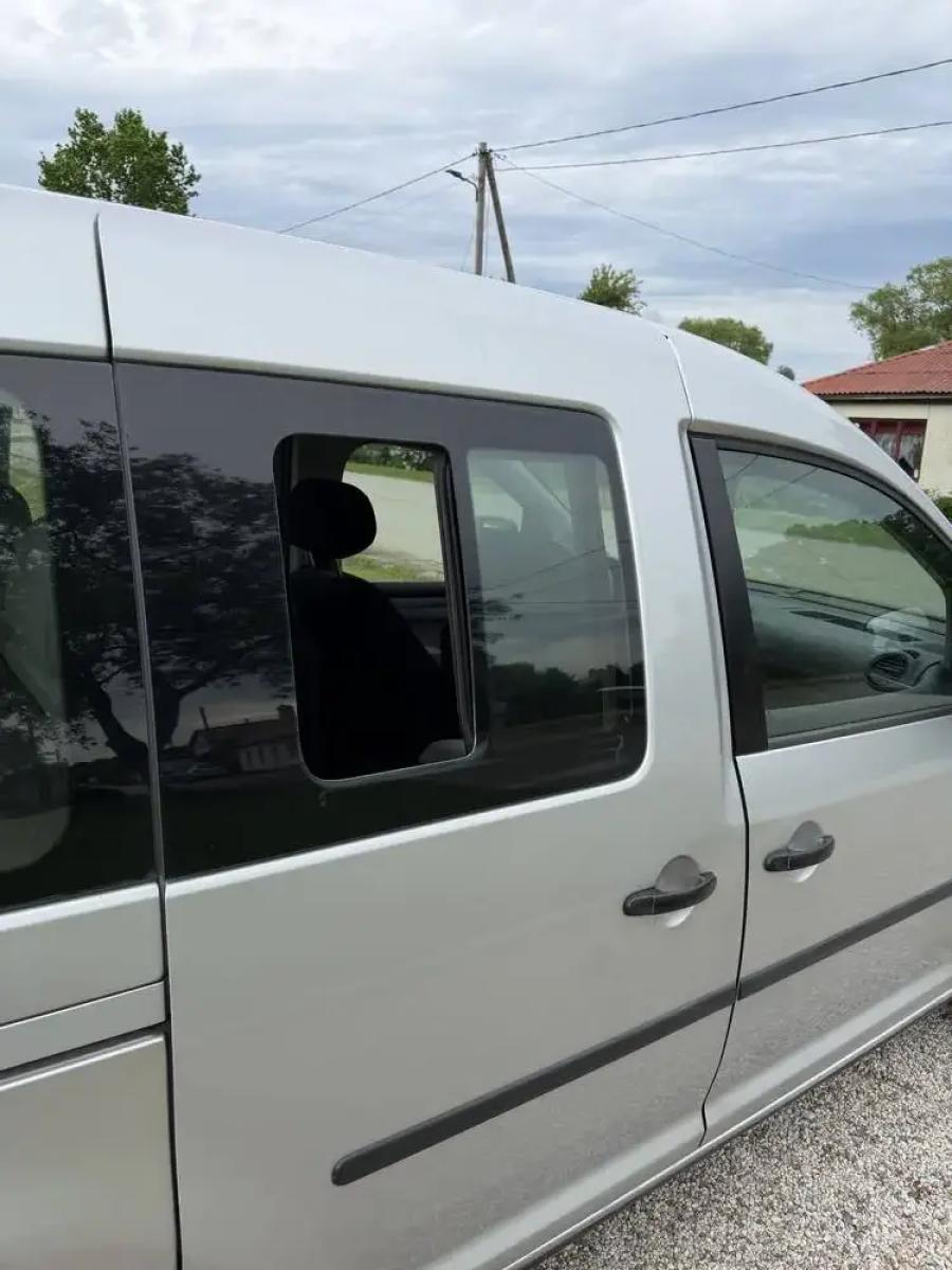 Pelēks Volkswagen Caddy 2009 Ventspils, ar dzinēja tilpumu 1.40 L un nobraukumu 352 tūkst. km par 3150 €, foto 20 vietnē AUTOMOTO.COM.LV