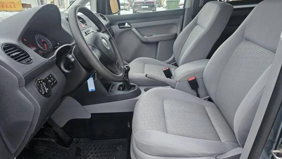 Pelēks Volkswagen Caddy 2009 Rīga, ar dzinēja tilpumu 1.60 L un nobraukumu 239 tūkst. km par 4550 €, foto 10 vietnē AUTOMOTO.COM.LV