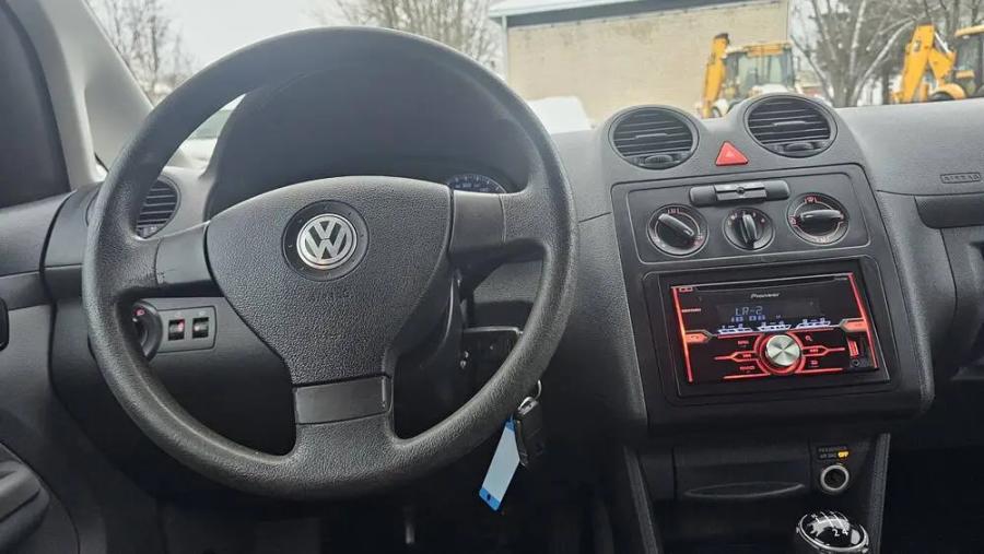 Pelēks Volkswagen Caddy 2009 Rīga, ar dzinēja tilpumu 1.60 L un nobraukumu 239 tūkst. km par 4550 €, foto 15 vietnē AUTOMOTO.COM.LV