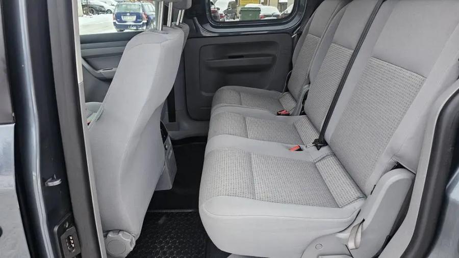 Pelēks Volkswagen Caddy 2009 Rīga, ar dzinēja tilpumu 1.60 L un nobraukumu 239 tūkst. km par 4550 €, foto 17 vietnē AUTOMOTO.COM.LV