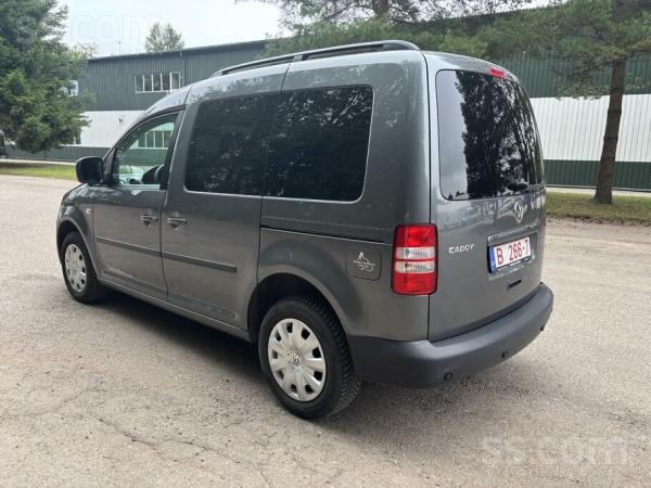Pelēks Volkswagen Caddy 2011 Ogre, ar dzinēja tilpumu 1.20 L un nobraukumu 155 tūkst. km par 6650 €, foto 6 vietnē AUTOMOTO.COM.LV