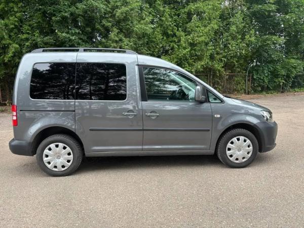 Pelēks Volkswagen Caddy 2011 Ogre, ar dzinēja tilpumu 1.20 L un nobraukumu 155 tūkst. km par 6650 €, foto 2 vietnē AUTOMOTO.COM.LV