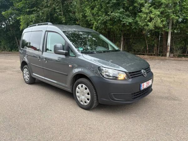 Pelēks Volkswagen Caddy 2011 Ogre, ar dzinēja tilpumu 1.20 L un nobraukumu 155 tūkst. km par 6650 €, foto 5 vietnē AUTOMOTO.COM.LV