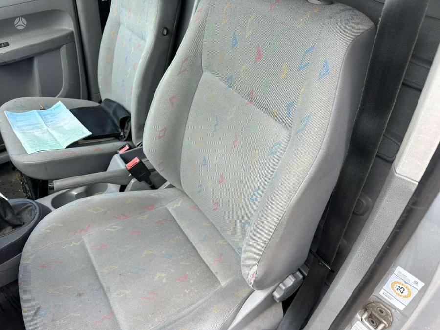 Grey Volkswagen Caddy 2008 in Jurbarkas, with an engine capacity of 1.90 L and mileage of 300 thousand km for 4234 €, photo 15 on AUTOMOTO.COM.LV