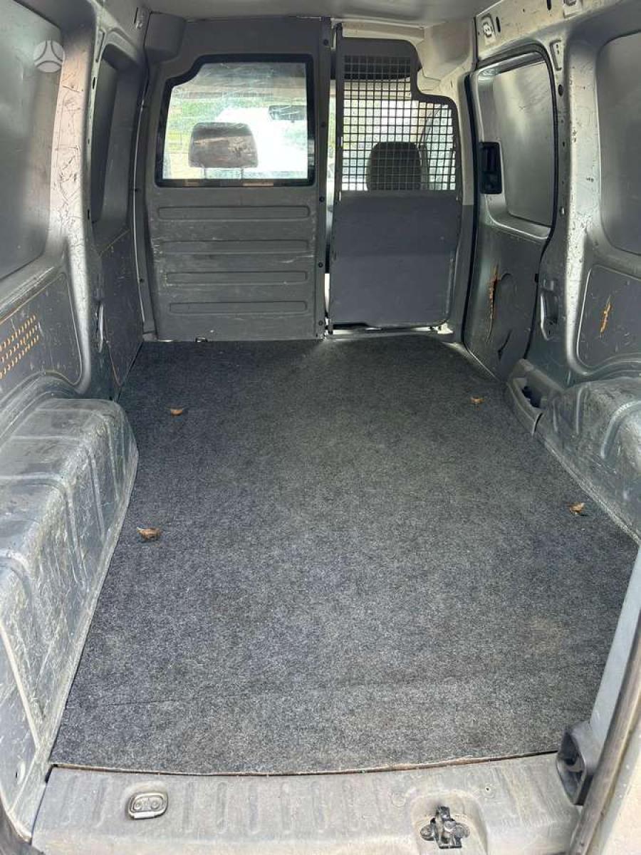 Grey Volkswagen Caddy 2008 in Jurbarkas, with an engine capacity of 1.90 L and mileage of 300 thousand km for 4234 €, photo 17 on AUTOMOTO.COM.LV