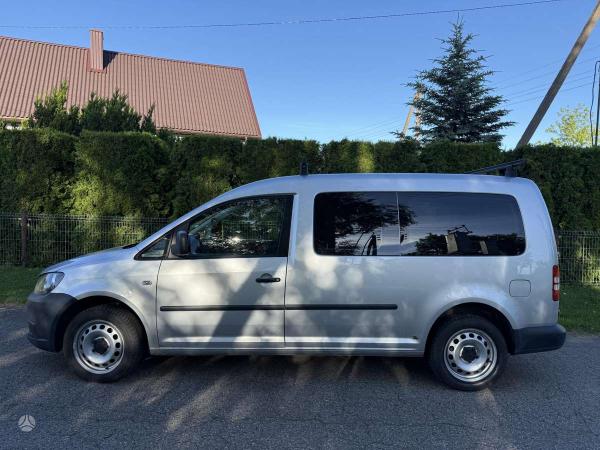 Grey Volkswagen Caddy 2014 in Vilnius, with an engine capacity of 1.60 L and mileage of 314 thousand km for 5500 €, photo 4 on AUTOMOTO.COM.LV