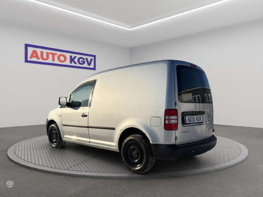 Grey Volkswagen Caddy 2014 in Kaunas, with an engine capacity of 1.60 L and mileage of 276 thousand km for 4999 €, photo 3 on AUTOMOTO.COM.LV