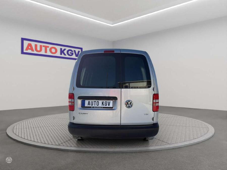 Grey Volkswagen Caddy 2014 in Kaunas, with an engine capacity of 1.60 L and mileage of 276 thousand km for 4999 €, photo 4 on AUTOMOTO.COM.LV