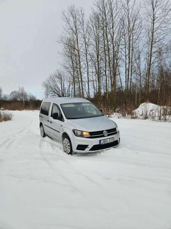 Grey Volkswagen Caddy 2015 in Kedainiai, with an engine capacity of 1.97 L and mileage of 398 thousand km for 6000 €, photo 3 on AUTOMOTO.COM.LV