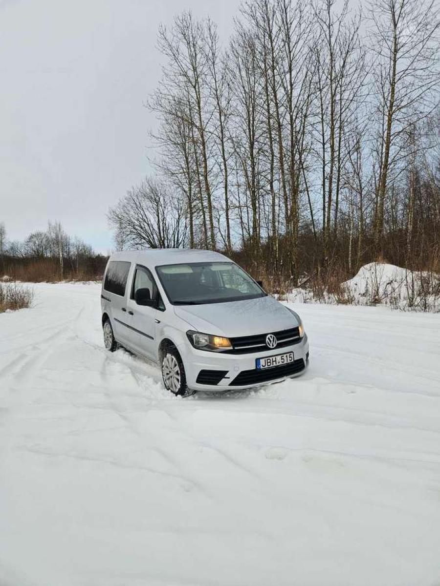 Grey Volkswagen Caddy 2015 in Kedainiai, with an engine capacity of 1.97 L and mileage of 398 thousand km for 6000 €, photo 3 on AUTOMOTO.COM.LV