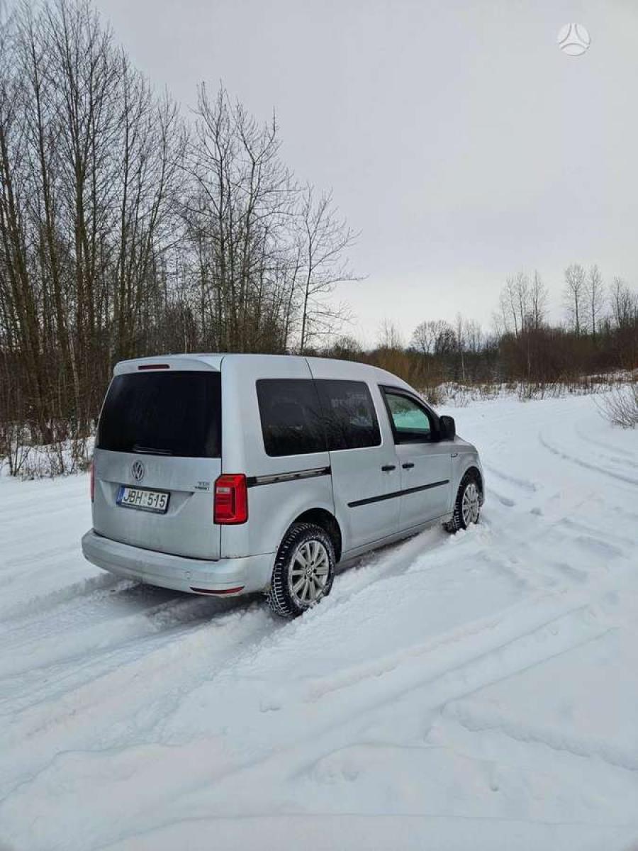 Grey Volkswagen Caddy 2015 in Kedainiai, with an engine capacity of 1.97 L and mileage of 398 thousand km for 6000 €, photo 4 on AUTOMOTO.COM.LV