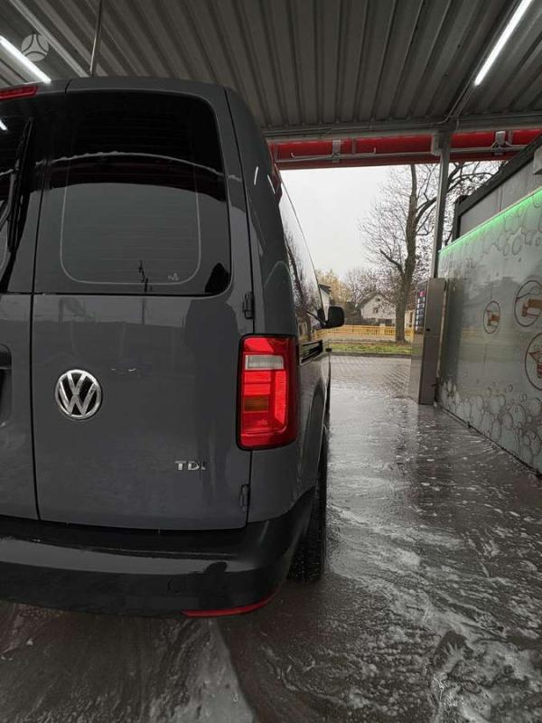 Grey Volkswagen Caddy 2016 in Vilnius, with an engine capacity of 1.97 L and mileage of 287 thousand km for 6500 €, photo 4 on AUTOMOTO.COM.LV
